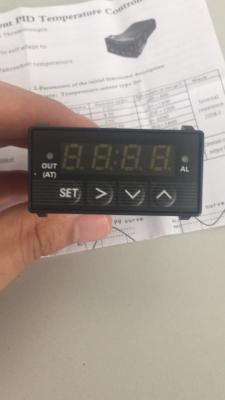 Cina Regolatore di temperatura intelligente rosso di PID di serie XMT7100 mini in vendita