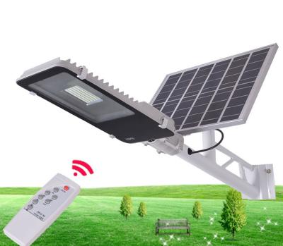 Cina Iluminazioni pubbliche alimentate solari durevoli del LED/lampada di via solare con telecomando in vendita