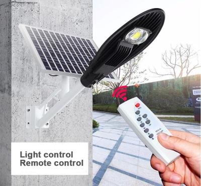 Cina Iluminazioni pubbliche alimentate solari 3000 di controllo astuto LED - 6500K il TDC facili installano in vendita