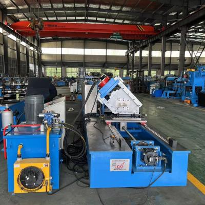 Cina Macchina per la formazione di rotoli a canale regolabile in C con circa 14 stazioni in vendita