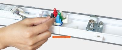 China Luz de techo linear de PF0.95 LED, altas luces llevadas lineares 150LM/W de la bahía 3000K en venta