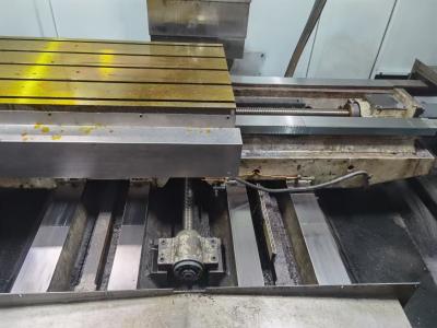 중국 중고 3축 CNC 수평 머시닝 센터 BT 50 VMC CNC 밀링 머신 판매용