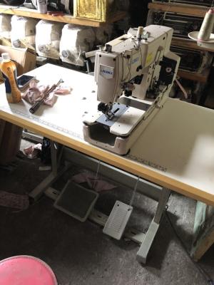 중국 중고 781 살살 단추 구멍 재봉틀 서보 제어 절전 판매용