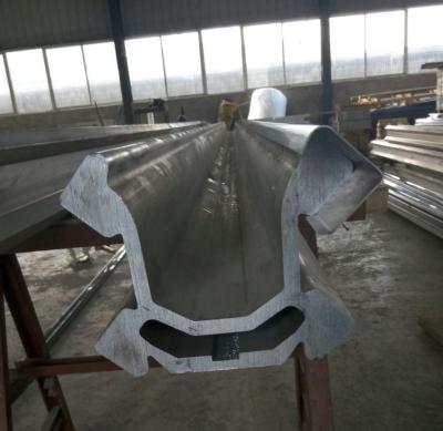 Chine Perçage de tunnel 7020 profils T6 expulsés en aluminium 7.25M à vendre