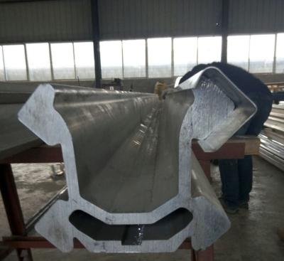 Chine Perçage de tunnel 7020 profils T6 expulsés en aluminium 7.25M à vendre