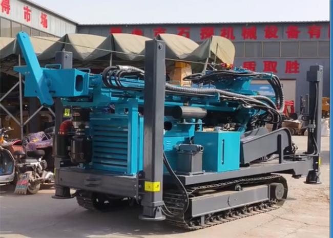 Close-up view of ST400 drilling rig components