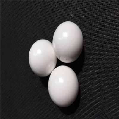 Китай Чистые белые шарики Zirconia высокой точности 6.03g/Cm3 керамических изделий Zirconia продается