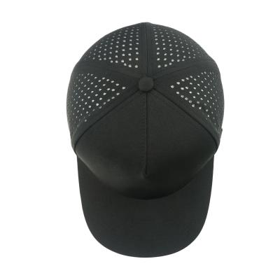 Chine Embossé 5 panneaux Noir Logo en PVC structuré Perforé Hole laser Percé Caps de baseball sportifs étanches à vendre