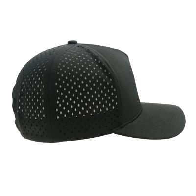 Chine Embossé 5 panneaux Noir Logo en PVC structuré Perforé Hole laser Percé Caps de baseball sportifs étanches à vendre