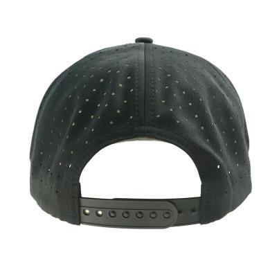 Chine Embossé 5 panneaux Noir Perforé Laser Hole Percé Sport Baseball Caps Chapeau pour unisexe à vendre