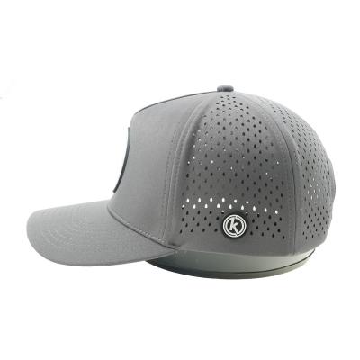 Chine Chapeau à 5 panneaux Four Seasons avec logo PVC en caoutchouc personnalisé et conception de découpe laser étanche à vendre