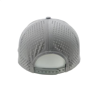 Chine Chapeau à 5 panneaux Four Seasons avec logo PVC en caoutchouc personnalisé et conception de découpe laser étanche à vendre