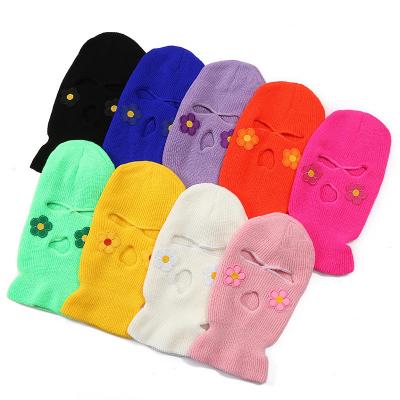 Chine Logo personnalisé Fleur brodée en tricot Masque de ski à balaclava pour les activités hivernales à vendre