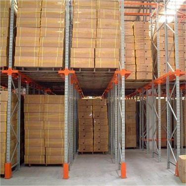 Cina Open Design Three Layers Warehouse Pallet Drive-in Storage Racking System Development in vendita