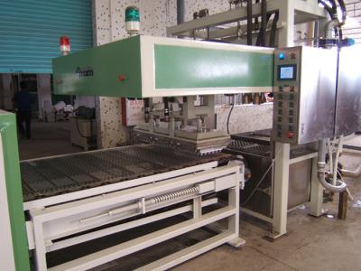 Cina Cartone economizzatore d'energia completamente automatico dell'uovo che forma i pc/H della macchina 600 in vendita