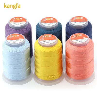 Cina Filamento di poliestere ad alta resistenza 30 g peso/cone per coperture su prodotti in pelle in vendita
