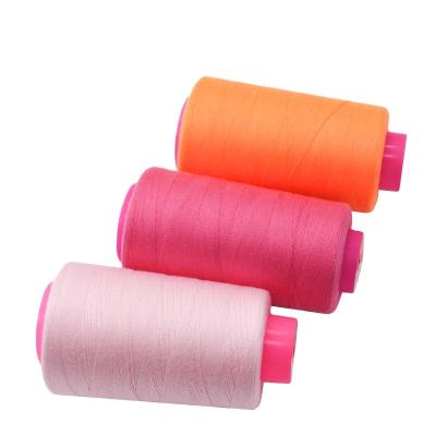 Chine Fabricants Fil de couture industriel en polyester 100 spuns 40/2 Idéal pour les robes teintes à vendre