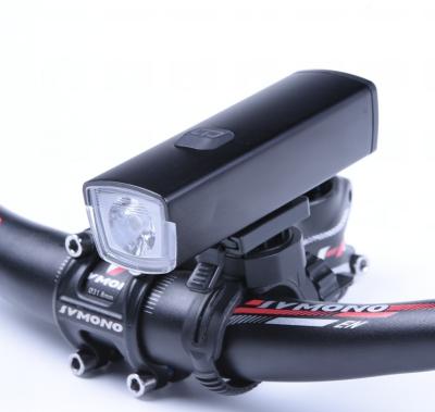 Cina IPX6 la parte anteriore impermeabile 600Lms LED va in bicicletta 2200mAh la batteria leggera USB ricaricabile in vendita