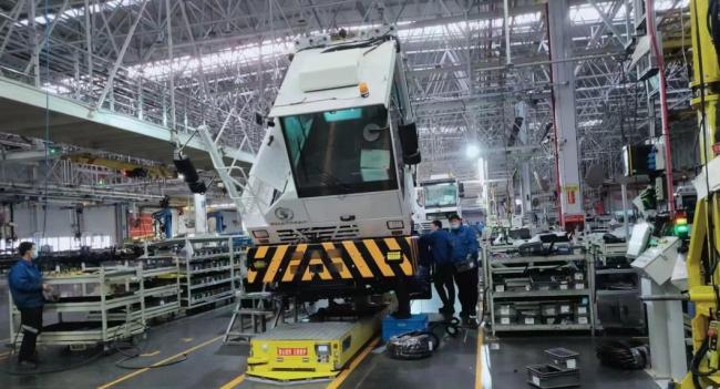 China Similar Kalmar Smart Terminal Tractor/ Shunt Truck/Yard Truck for Quick Move Cargo Containers