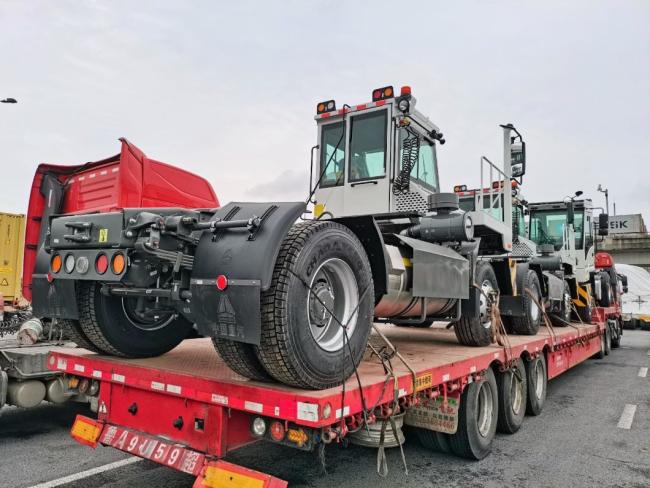 China Similar Kalmar Smart Terminal Tractor/ Shunt Truck/Yard Truck for Quick Move Cargo Containers