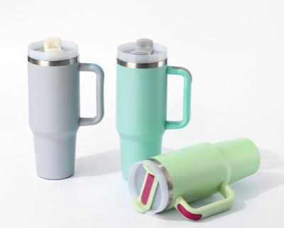 Cina 304 Food Grade Stainless Steel Insulated Bottle Mirror Finish Reusable Screw On Lid in vendita