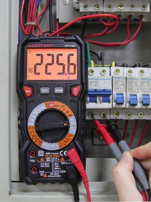 Chine Comptes HT118C de l'appareil de contrôle 6000 de batterie d'hertz T-RMS d'ohm de voltmètre d'ampèremètre de C.C à C.A. de contre-jour de Digital de multimètre d'affichage d'affichage à cristaux liquides de Habotest à vendre