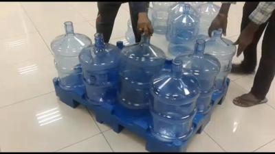 Cina Il doppio di plastica della Turchia dei pallet della bottiglia di acqua di gallone della bottiglia dell'acqua 5 del pallet del secchio ha affrontato 4-WAY in vendita