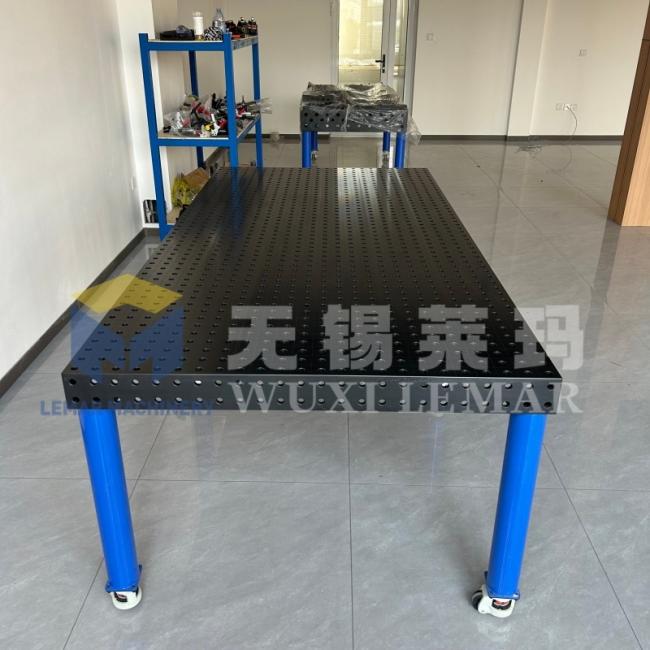 D16 welding table in use