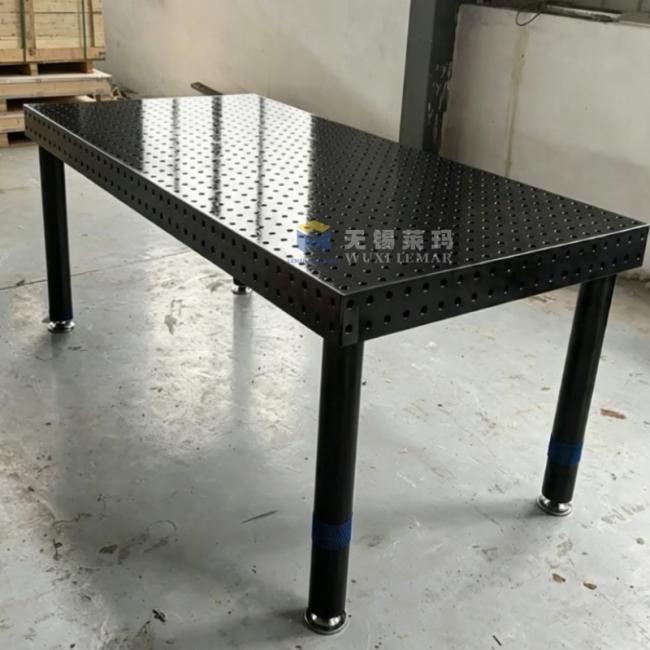 Welding table in use