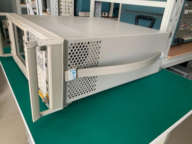 Agilent E4448A Spectrum Analyzer display detail