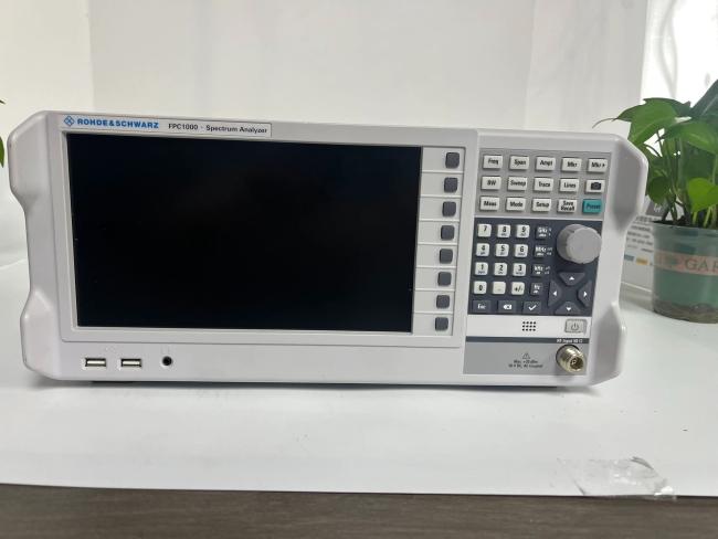 Rohde & Schwarz FPC1000 side view showing ports