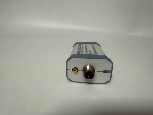 Side profile of R&S NRP18S power sensor