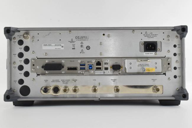 Keysight N9000B display showing spectrum analysis