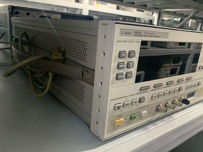 Agilent 83630B RF Signal Generator internal view showing components
