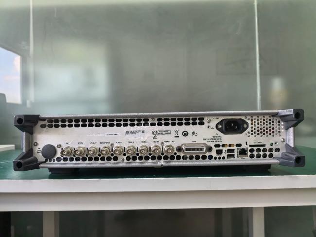 Agilent Keysight N5171B rear panel view