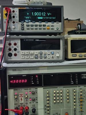 中国 フルーク 5101B 1100 V / 2 A 多機能校正器、DC精度0.005% 販売のため