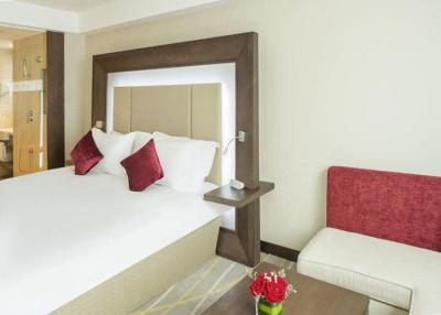 Cina La mobilia moderna su misura della camera di albergo mette/letto cinque stelle dell'hotel in vendita