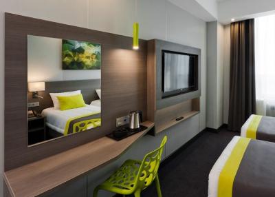 Cina Noce rassodata del materiale del laminato della mobilia HPL della camera da letto di Holiday Inn di modo in vendita