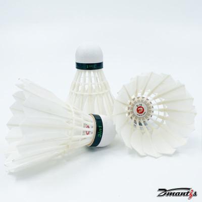 Cina Dmantis D75 Model Natural Feather Shuttlecock Badminton Duck Feather Cheap Shuttlecock in vendita