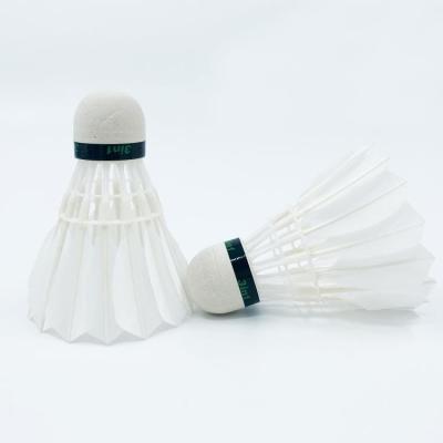 Cina Cheap Goose Feather Badminton Shuttlecock High Quality Material Durable and Stable Shutttlecocks for Training in vendita