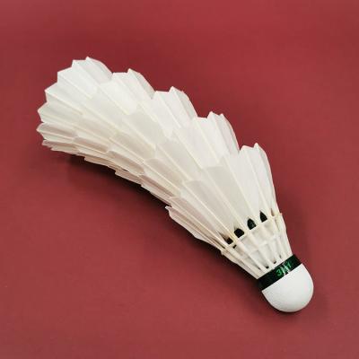中国 Super Cost Performance Badminton Shuttlecock High Quality Feather Badminton Shuttlecock 販売のため