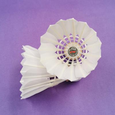中国 3in1 Badminton Shuttlecock Super Cost Performance Badminton Shuttlecock Best Selling Shuttles 販売のため