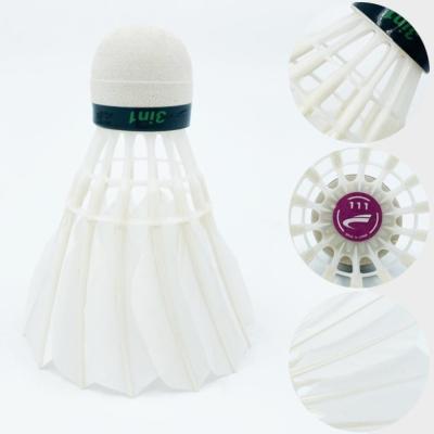 Cina Stable Durable White Goose Feather Badminton Shuttlecocks Anyball 111 in vendita