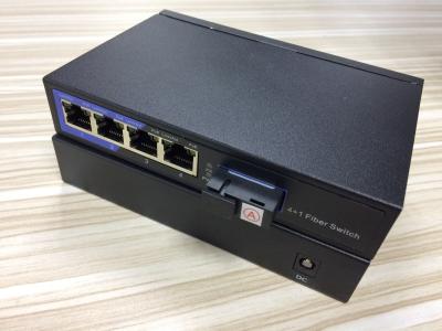 Cina Commutatore di rete a fibra ottica di PoE 1 100M SFP o porto della fibra dello Sc e 4 porti di 10/100M PoE rj45 in vendita