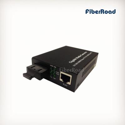 Cina 10/100/1000Base-TX al convertitore a fibra ottica di media 10/100/1000Base-FX in vendita