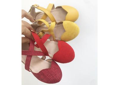 Cina Le bambine incrociano le scarpe molli dei bambini della cinghia in vendita