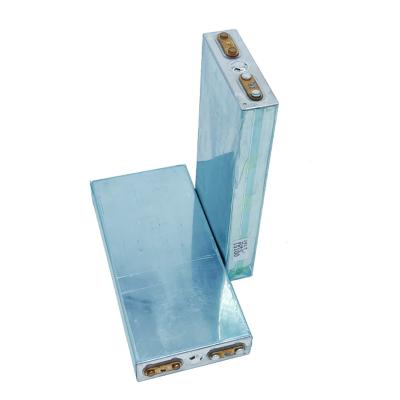 Cina Home Energy Lithium Battery Cell 3.2V 15Ah Lifepo4 For Solar Energy Systems in vendita