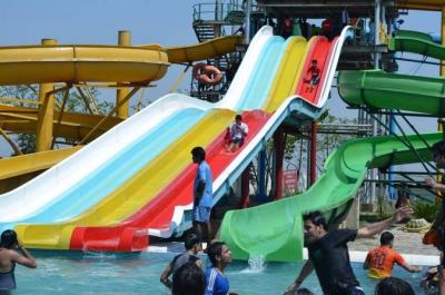 中国 10m 虹水公園のスライド、RAL のカラー パレットの水公園装置 販売のため