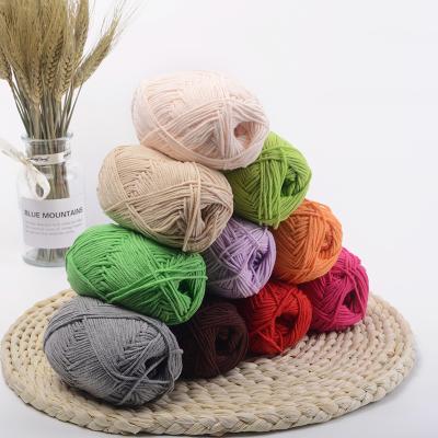 Chine 4ply font du crochet la laine de tricotage bavardent 80 le coton de lait du coton 40% des couleurs 60% à vendre