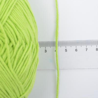 Chine 4ply font du crochet la laine de tricotage bavardent 80 le coton de lait du coton 40% des couleurs 60% à vendre